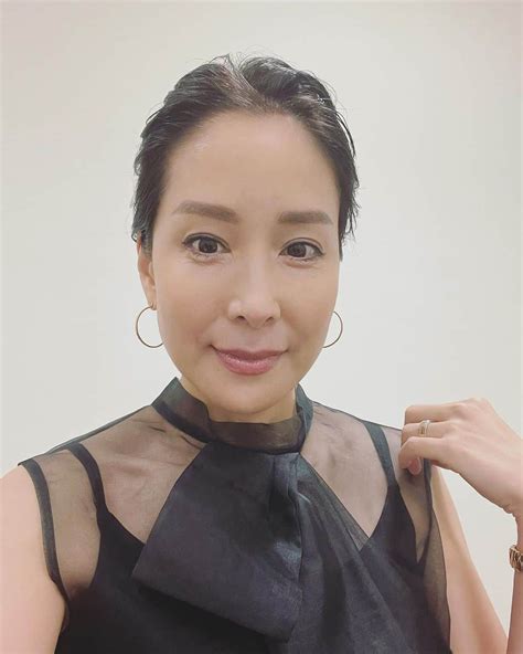 内田恭子さんのインスタグラム写真 内田恭子instagram「こんばんは。 とても面白い、興味深い収録でした！ 詳細はまた。 あっという間に週末が終わる お疲れさま 帰ったらご飯