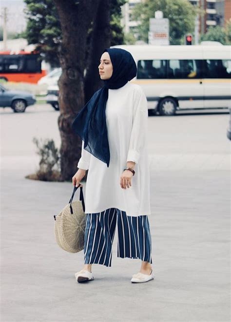 Pin On Quick Saves Hijabi Outfits Casual Hijabi Fashion Casual