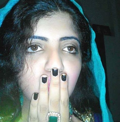 دخترک اندامی و عشقی