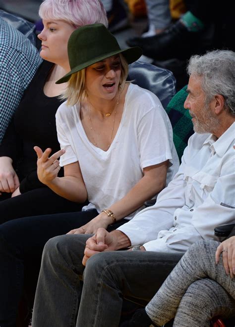 Kaley Cuoco At Houston Rockets Vs La Lakers Game In Los Angeles 0117