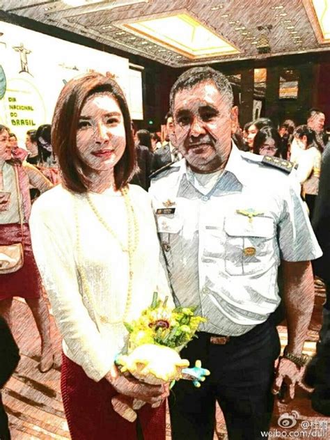 杜麗微博半夜「放大招」，網友的回覆亮了！ 每日頭條