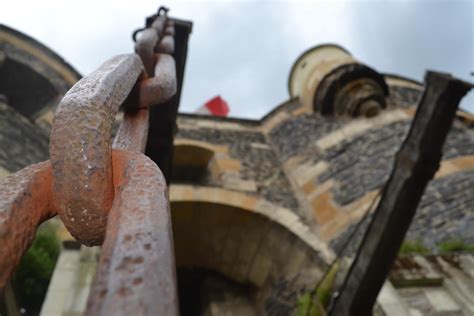 Chains Of The Castle By Fallen Kz On Deviantart