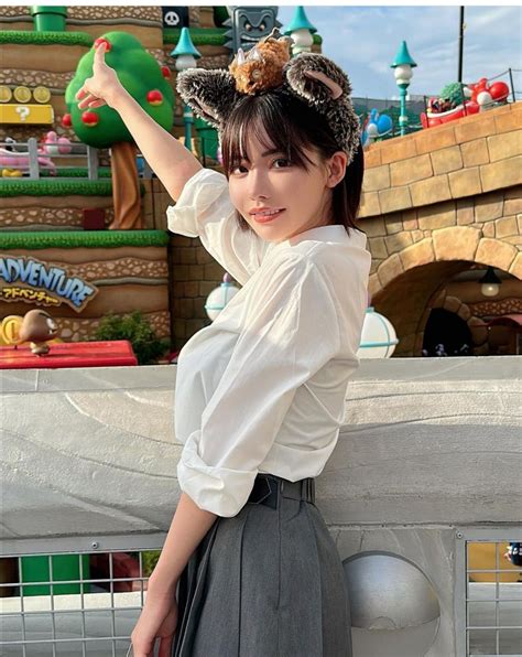 Yes I Will Take Her On A Date Right There Where She Is Pointing R Eimi Fukada