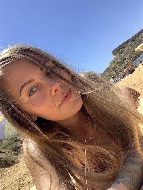 Nothing Special R Realsexyselfies