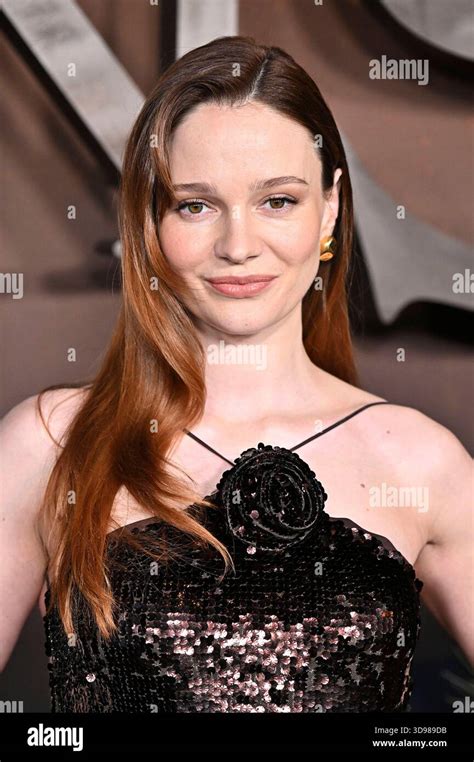 Aisling Franciosi Bei Der Premiere Der Netflix Serie The Abandons Im