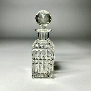 Erotiska Luktflaskor Snusflaskor Och Smycke I Ben Med Erotiska Motiv Retrolux Antik