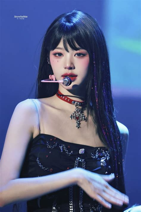 Pin On 장원영🐰