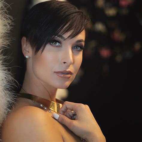 Zahra Elise Girl Of The Day