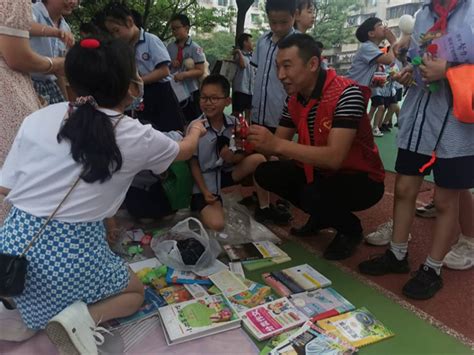 华严小学举行六一爱心义卖活动 党员教师积极参与 资讯 四川教育在线 四川教育新闻门户网站