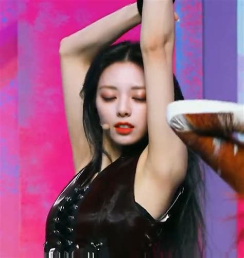 Yuna R Itzy Fap