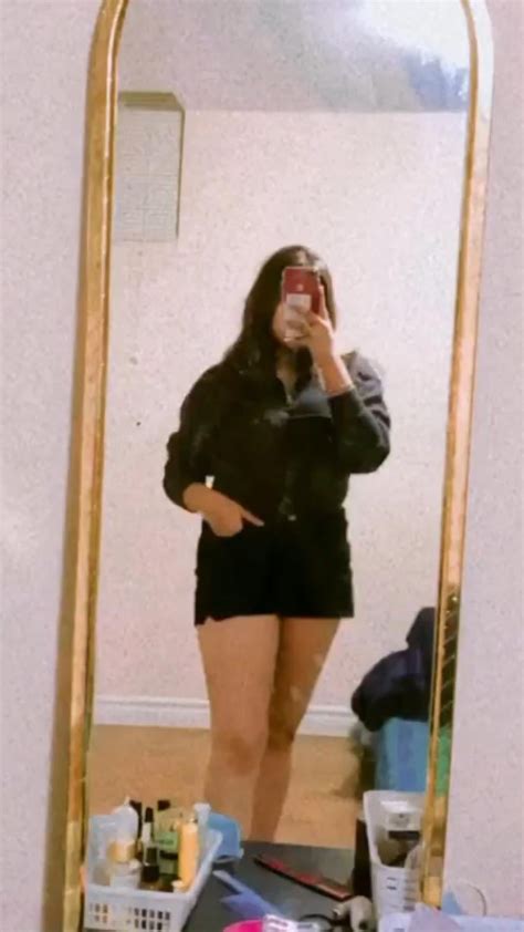 Kiski Bhengf Esi Moti Gand Wali Ha Chudwane Ke Liye Dm Kro R