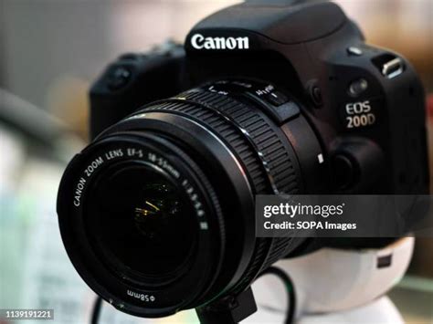 Dlsr Camera Photos And Premium High Res Pictures Getty Images