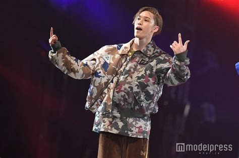 Pin By Kominatsu Ndp On Ldh Tbs Mbs 💗 Men Casual Button Down