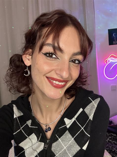 Cute Enough For A 2nd Date R Sfwredheads