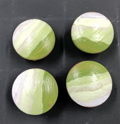 A Gorgeous Set Of Green Gradient Knobs A Set Of 4 Knobs • Mavenfair