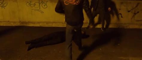 Very Very Hard Stomp On Guy Face 日本語で