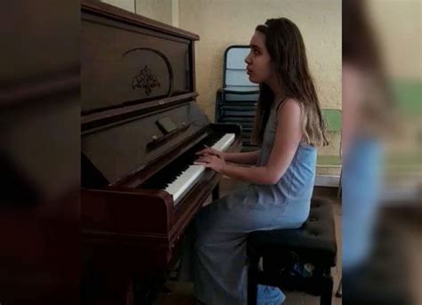 Sofia Antonella Castro En Veni A Cantar