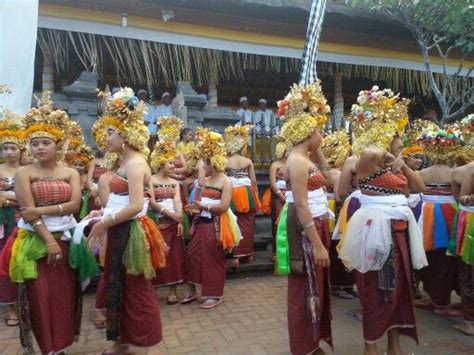 Rejang Bugbug Amlapura Bali