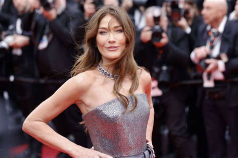 Carla Bruni Rivela Mi è Stato Diagnosticato Un Tumore