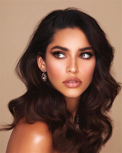 5 Cute And Easy Bobby Pin Hairstyles Using Fewer Than 5 Bobby Pins