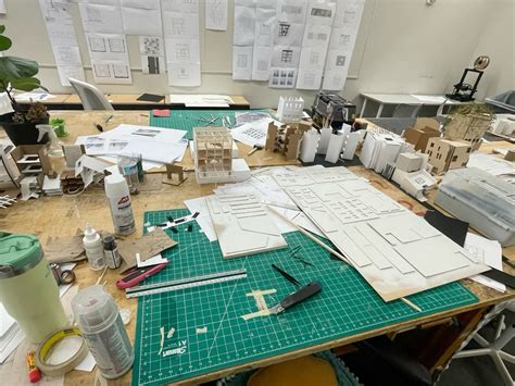 Architecture Studio Desk For Model Assembly