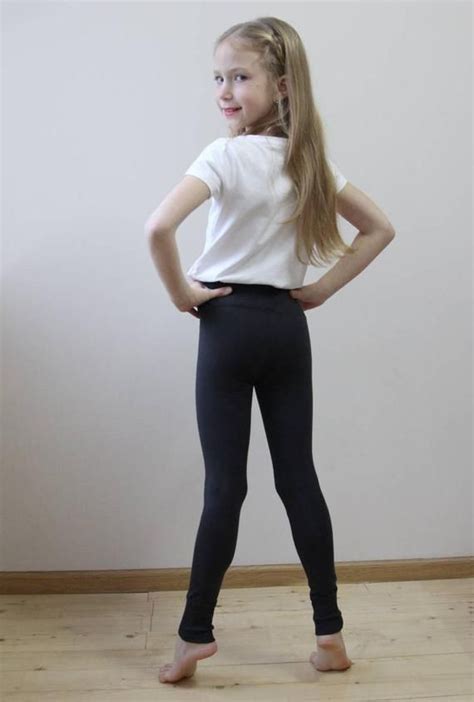 Teens In Yoga Pants Pictures