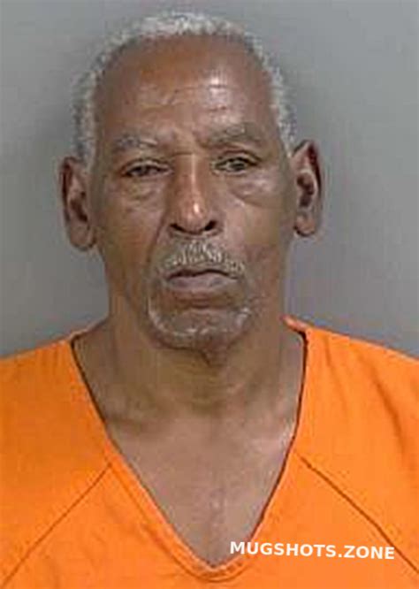 Davis Ronell 10 18 2023 Collier County Mugshots Zone