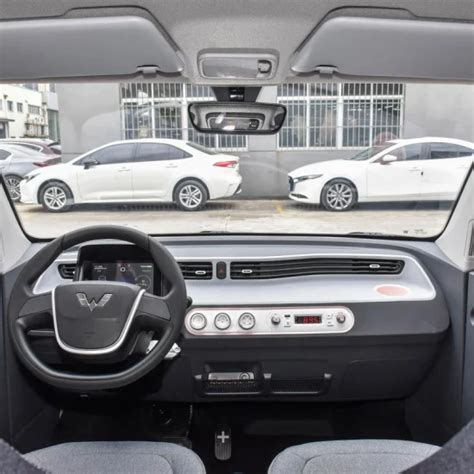 Eec Approved Fashion Small Used Electric Car With Good Service Wuling