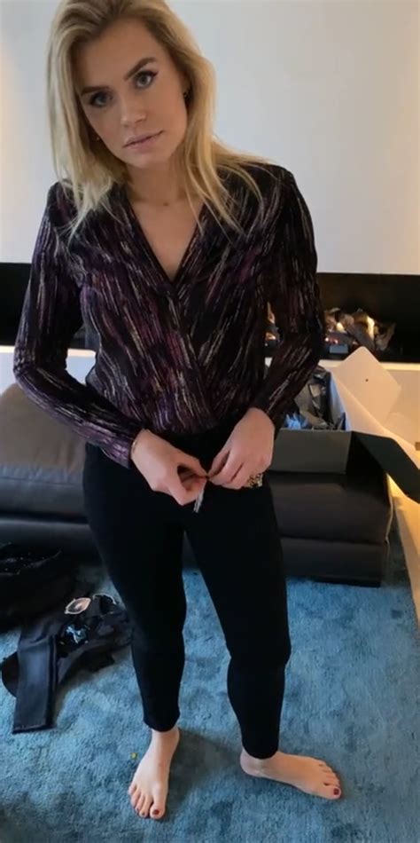 Nicolette Van Dams Feet