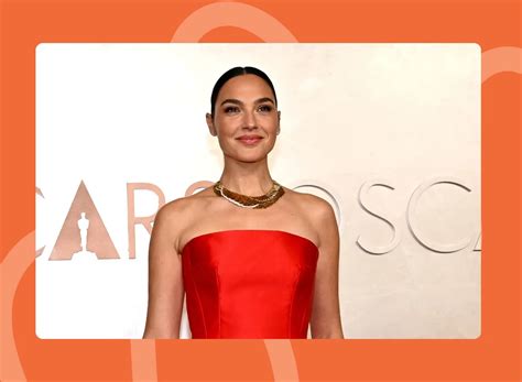 Gal Gadot In Bikini Visits The Desert With Her Favorite People