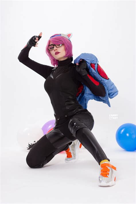 Lynx Cosplay By CarryKey Scrolller