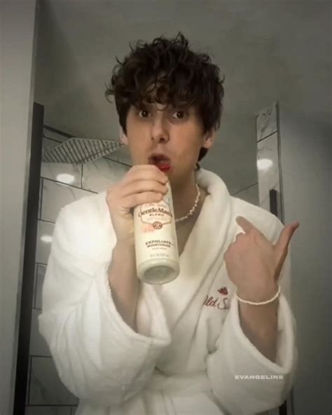 Jvke Edit🦋 Famous Music Artists Celebrity Crush Singer