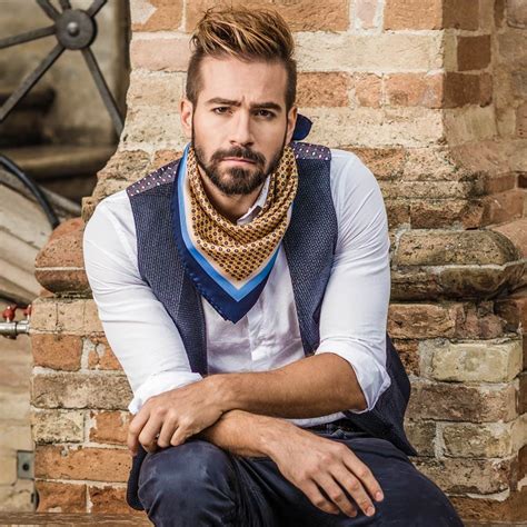 How To Tie A Neckerchief And Ways To Wear It For Men Elizabetta