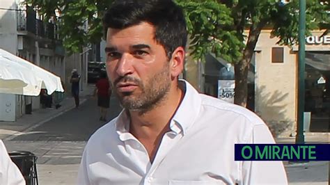 O Mirante Líder Da Associação Comercial De Santarém Demite Se Devido