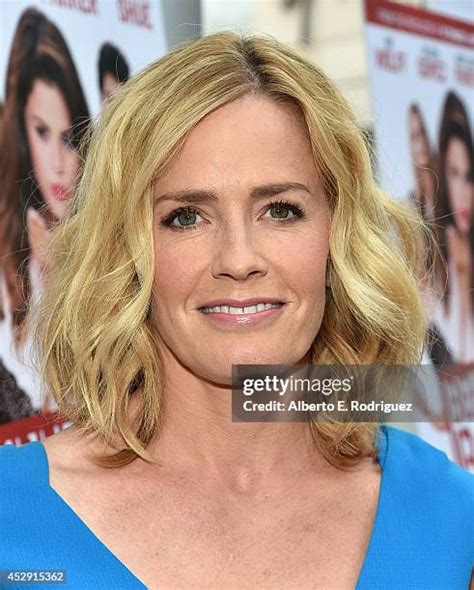 Elisabeth Shue Biceps