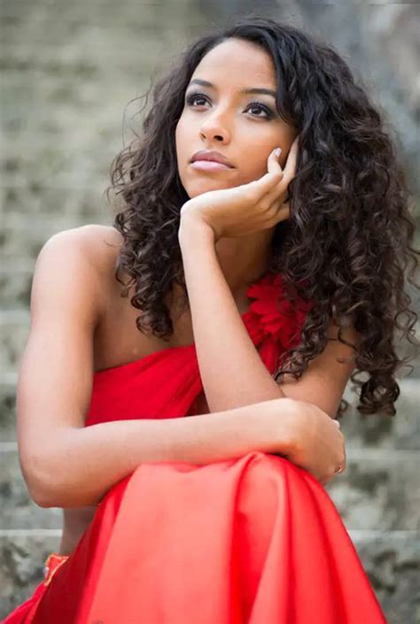 Flora Coquerel Modelo Colormusic