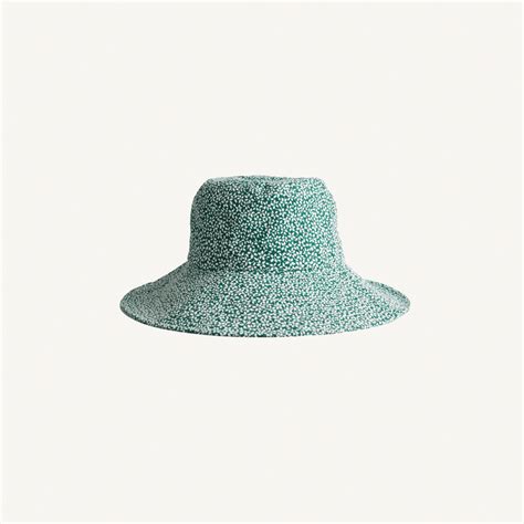Los ‘bucket Hats Más Bonitos Para Llevar A La Playa La Montaña O