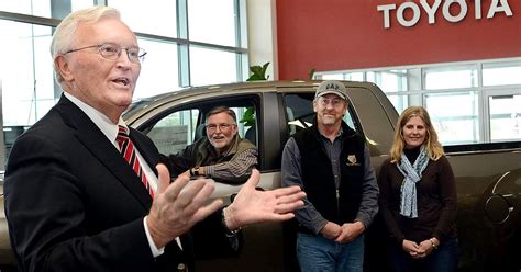 Life Story Auto Dealer Lee Markquart Remembered For His Optimism Kindness And Generosity