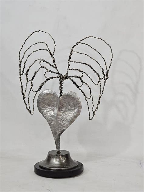 160 רעיונות של Dvora Sivan ב 2025 סטודיו ברזל פיסול בחוט