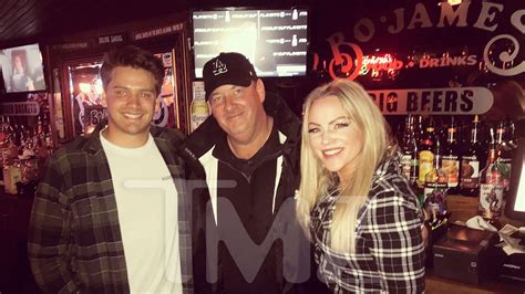 The Office Star Brian Baumgartner Crashes Iowa City Bar Leaves 69 Tip
