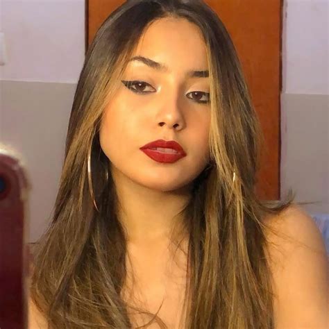 Larissa Hassi Larissa Hassi • Instagram Photos And Videos