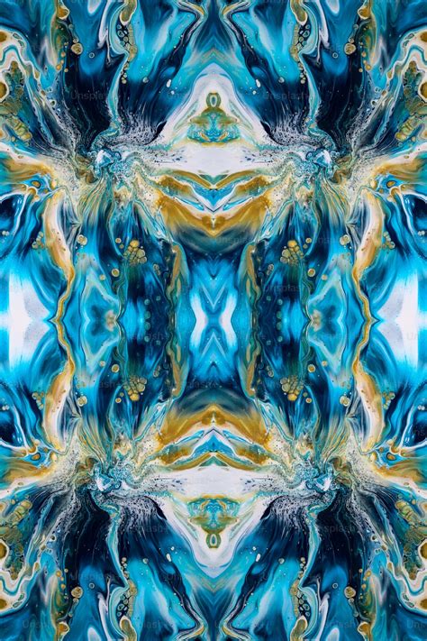 흰색 배경의 파란색과 노란색 패턴 사진 Unsplash의 예술 이미지