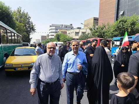 عکس حضور بیژن زنگنه و عباس آخوندی در مراسم تشییع پیکر شهدا اقتصاد24