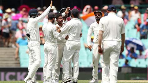 Dilip Vengsarkar Praveen Amre Hail India For Dominant Show Down Under Cricket News Zee News