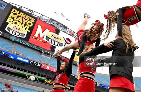 The North Carolina State Wolfpack Cheerleading Squad Warms Up Prior News Photo Getty Images