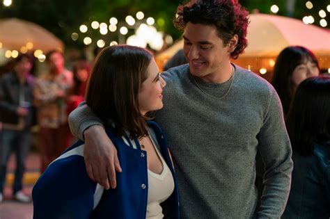 Off Campus Tv Show Cast Release Date Clues Plot And Book Series