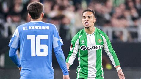 Fc Utrecht Fans Zijn Woest Na Kopstoot Antony Gemene Rat Dit Is