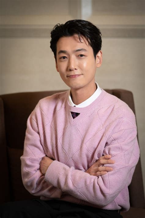 Jung Kyung Ho Dishes On His Relationship With Girls Generations