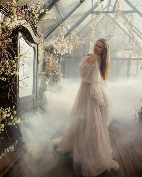Алина Корнеева опубликовала кадры с фотосессии в белом платье — Новости