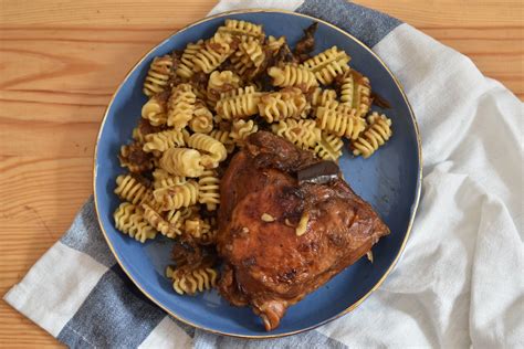 עוף בסויה סילאן וחצילים ויש גם פסטה חן ואלון קורן